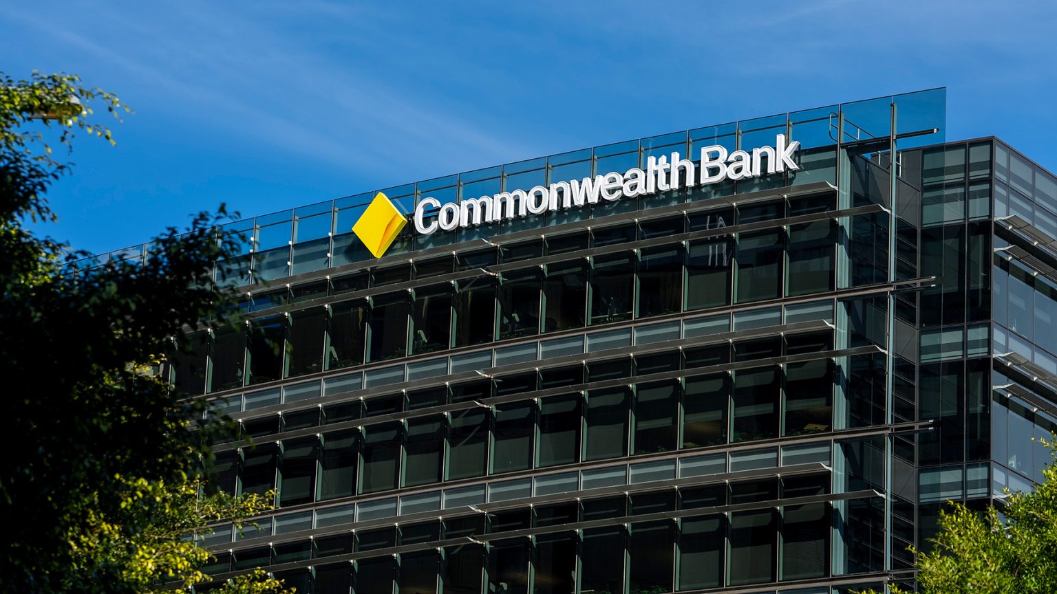 Commonwealth Bank reports $1B mortage fraud - VibeWire Magazine
